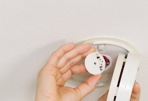 How to Reset Smoke Detector Alarm: Your Ultimate Guide 🚨 - Smoke ...